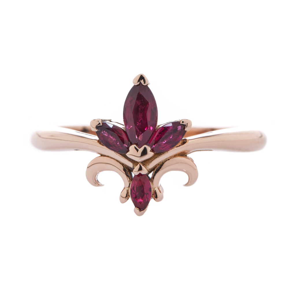 Bague fleur de lys rubis rouge en or jaune